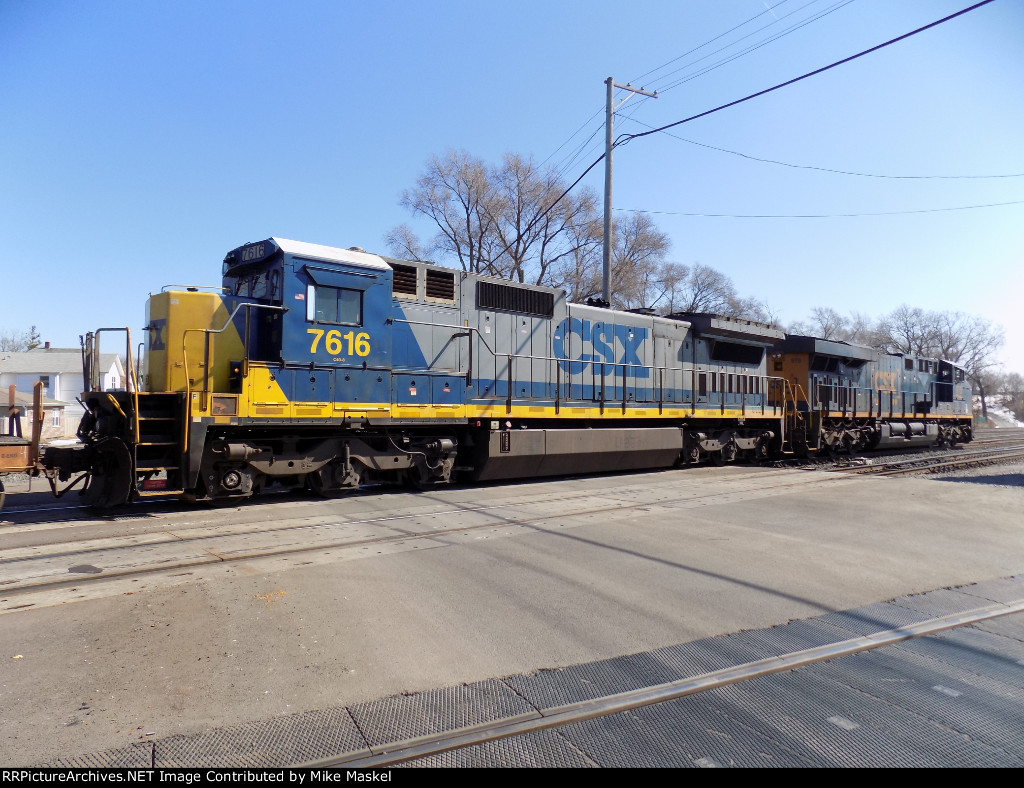 CSX 975
